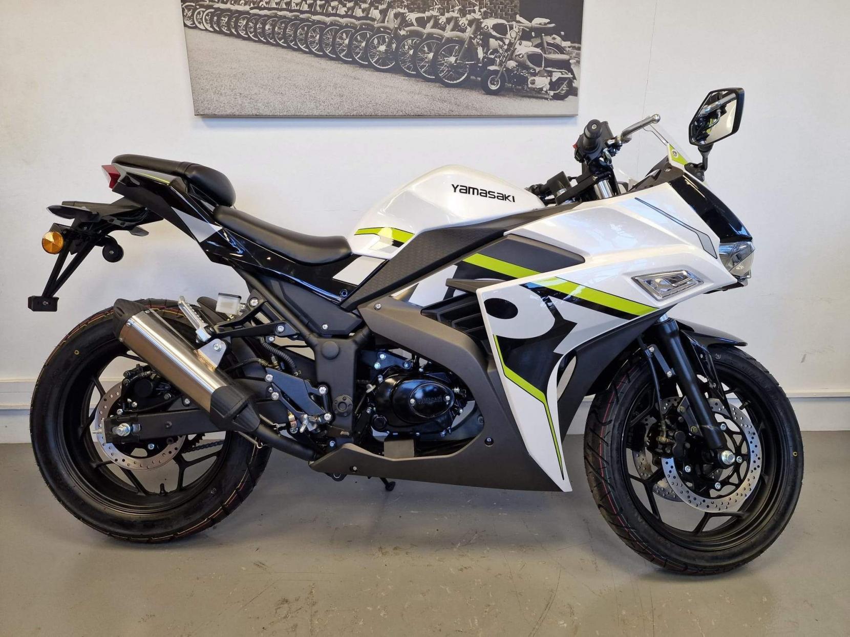 Yamasaki YM50 50 - Yamasaki - Bikes & Scooters - Davey Brothers - Moped ...