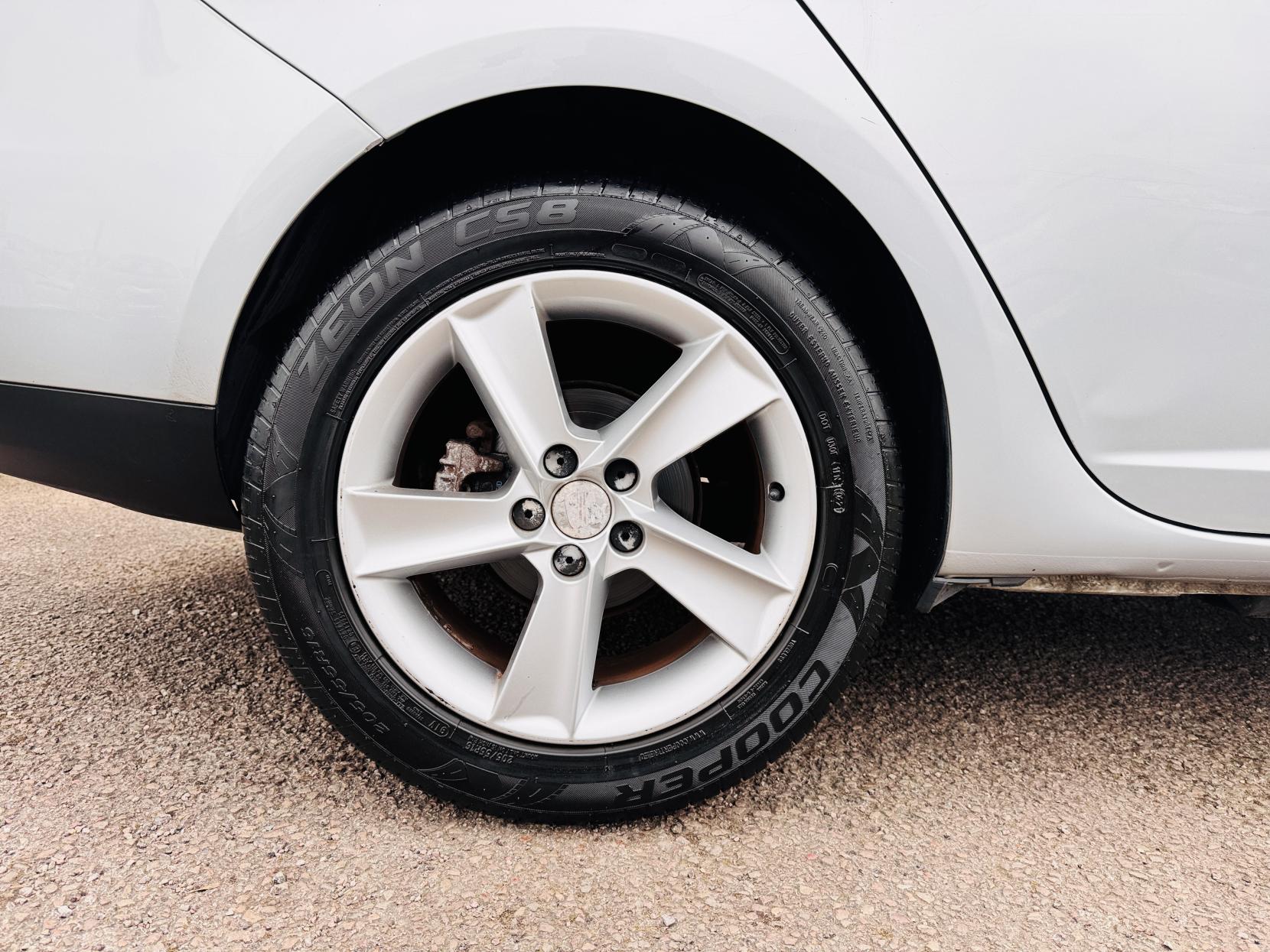 SEAT Ibiza 1.6 TDI CR Sport ST 5dr Diesel Manual Euro 5 (105 ps) - SEAT ...