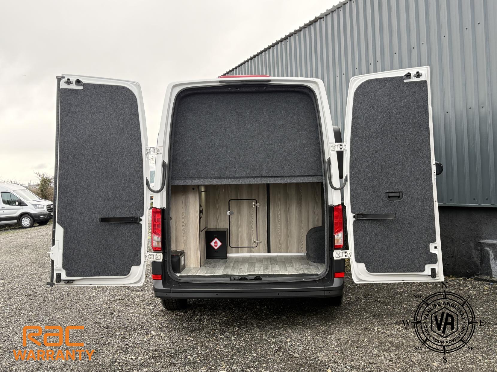 Volkswagen Crafter Diesel heater-Toilet-Sink-Hob-Fix bed-Wardrobe ...